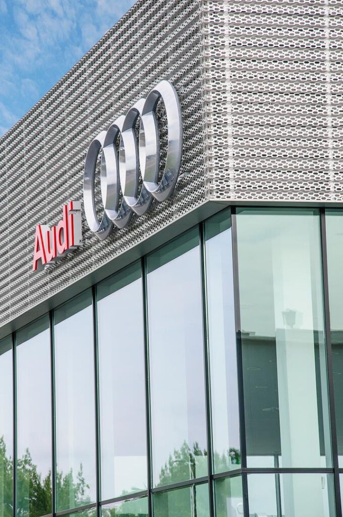 Audi Showroom - Reconal
